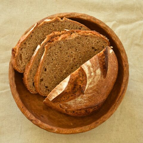 Hausbrot mit Sauerteig – klassisches Rezept wie vom Bäcker - KRÜMELIG